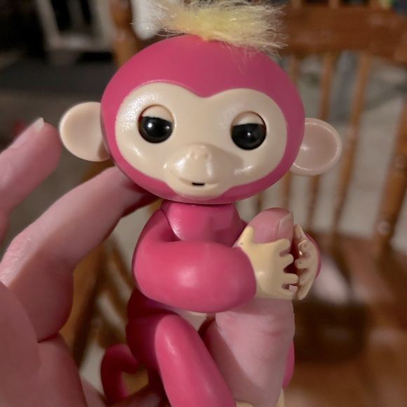 Toys | Fingerling Monkey All Pink Battery Is Dying But It Does Work ...